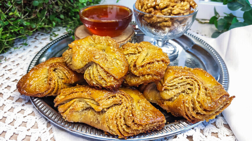 Губат: самое вкусное сладкое лакомство Кавказского региона с орехами и ...