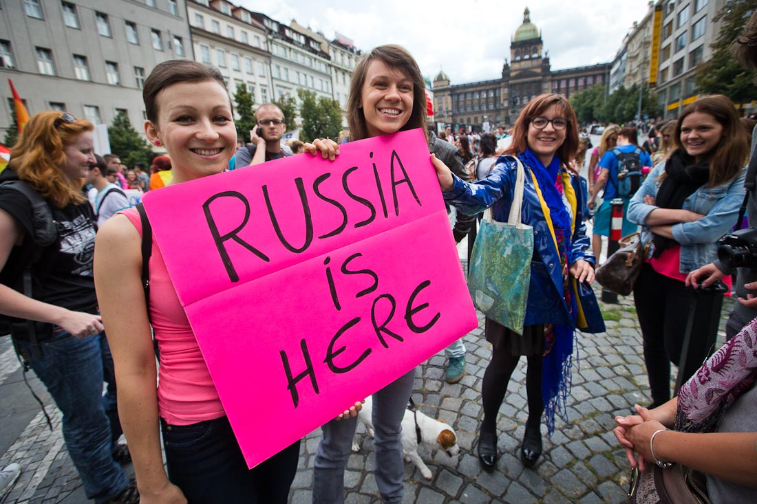 Россиянам за границей следует быть осторожными.